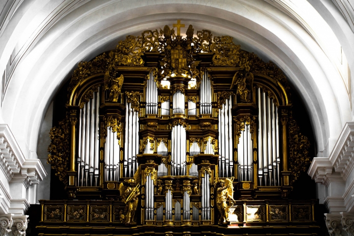Using music to cross religious barriers - GoThereFor.com